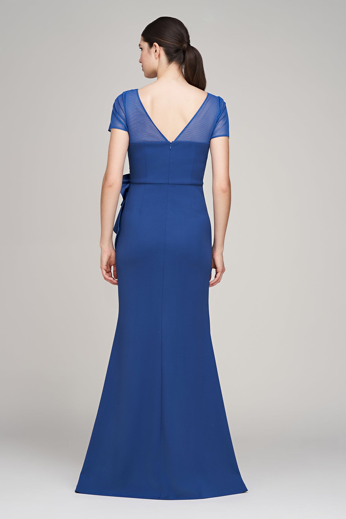 Aspen Column Gown – JS Collections